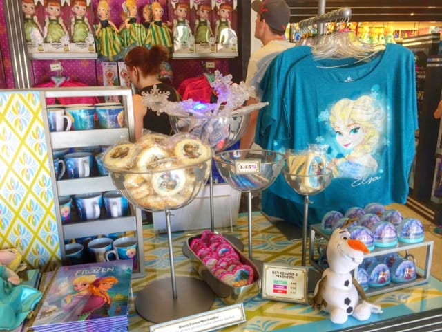 “Legends of Hollywood” Store at the Studios gets Frozen Over! #Frozen ...