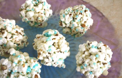 Frozen Popcorn Snowballs ~ Recipe | The Main Street Mouse