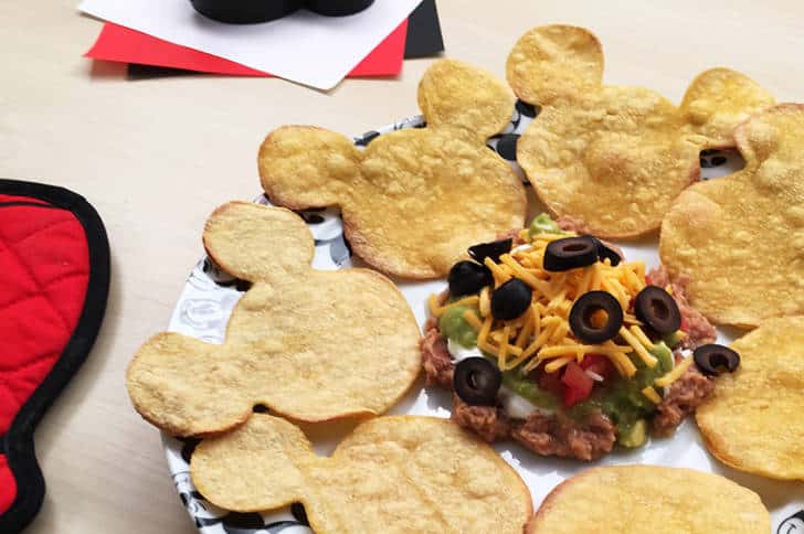 Weekend Snack Idea ~ Mickey Mouse Nachos | The Main Street Mouse