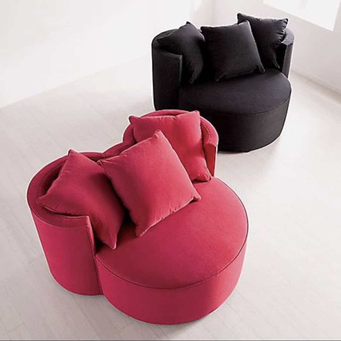 This Mickey Mouse chair is perfect for ANY Disney fan! | The Main ...