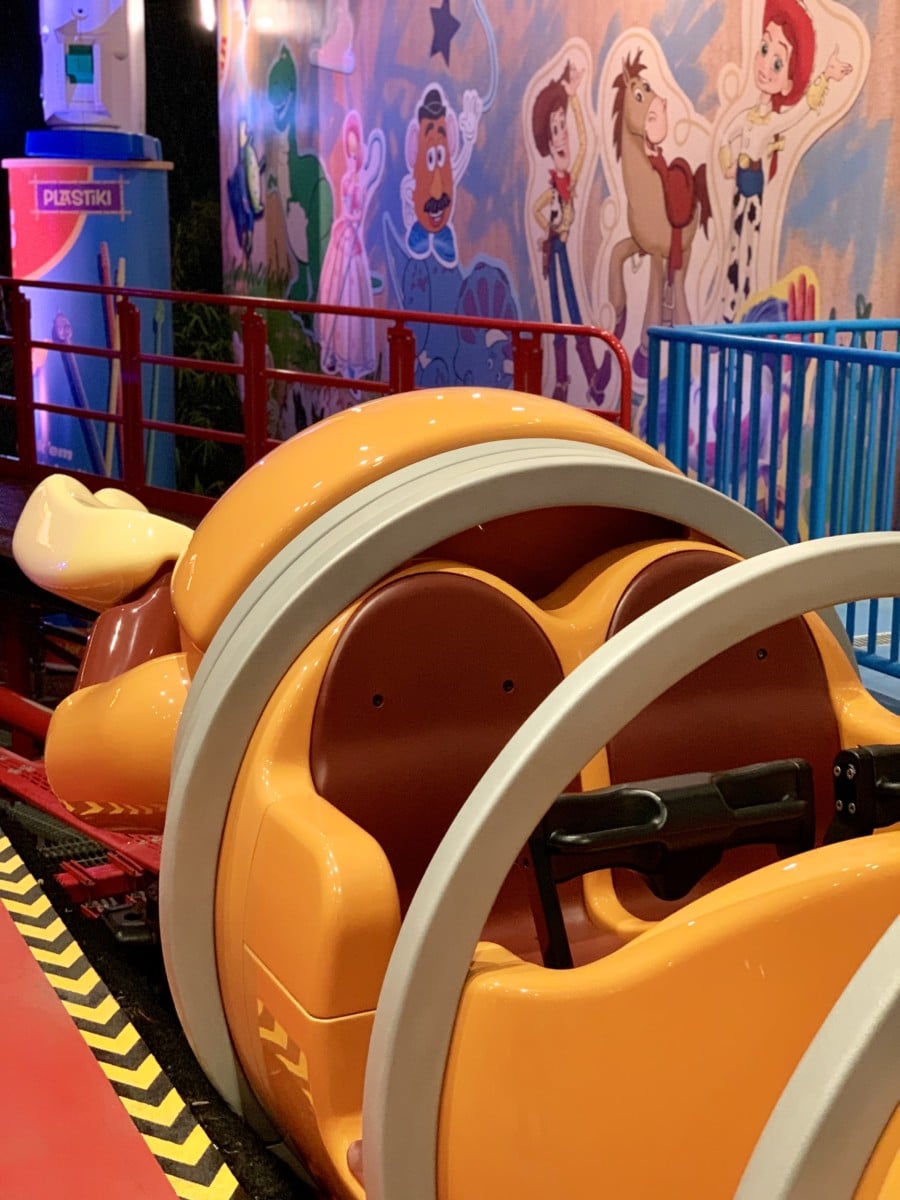 Where Did Slinky Dog’s Tail Go? | The Main Street Mouse