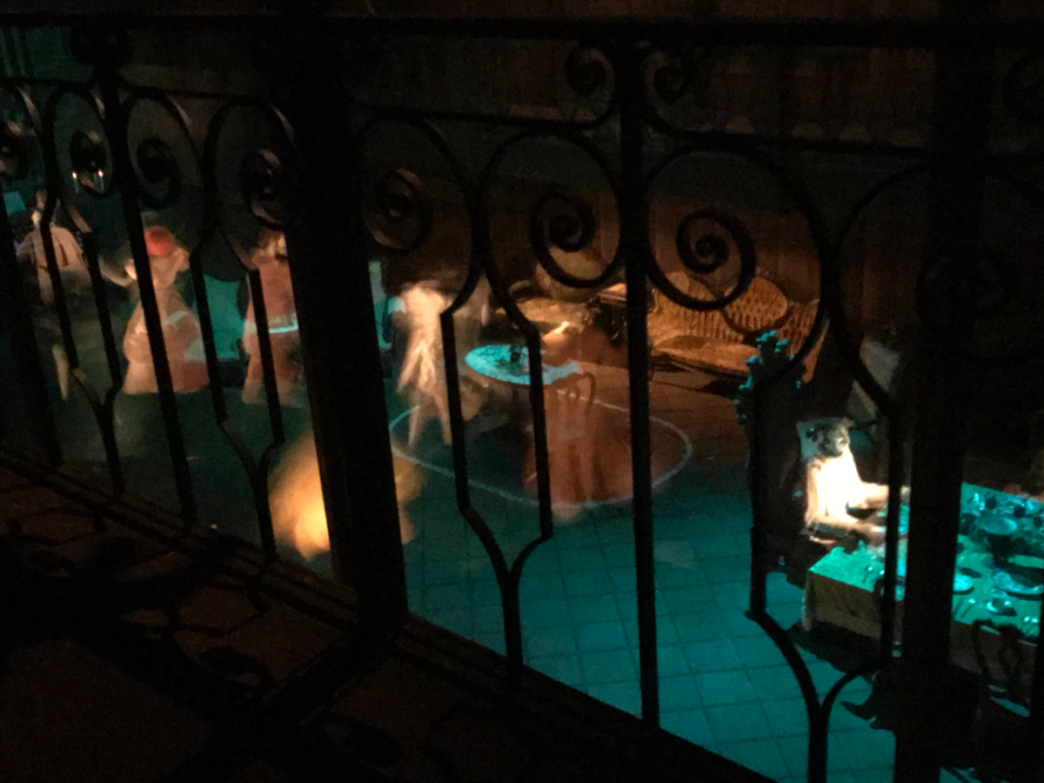 Inside Disney’s Haunted Mansion: The Pepper’s Ghost Effect Explained ...