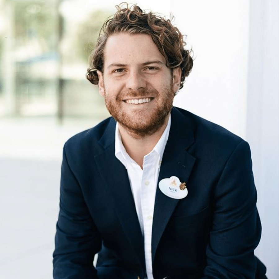 3 Hispanic Cast Members Bringing Magic to Jollywood Nights | The Main ...