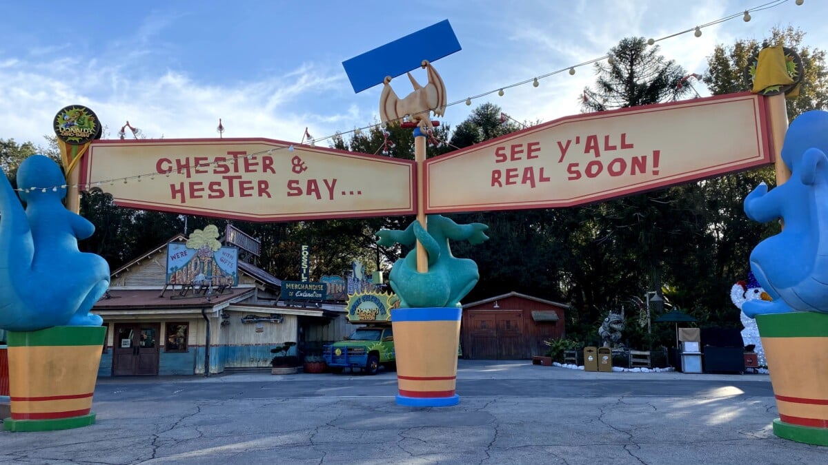Now Closed – Chester and Hester’s Dino-Rama History
