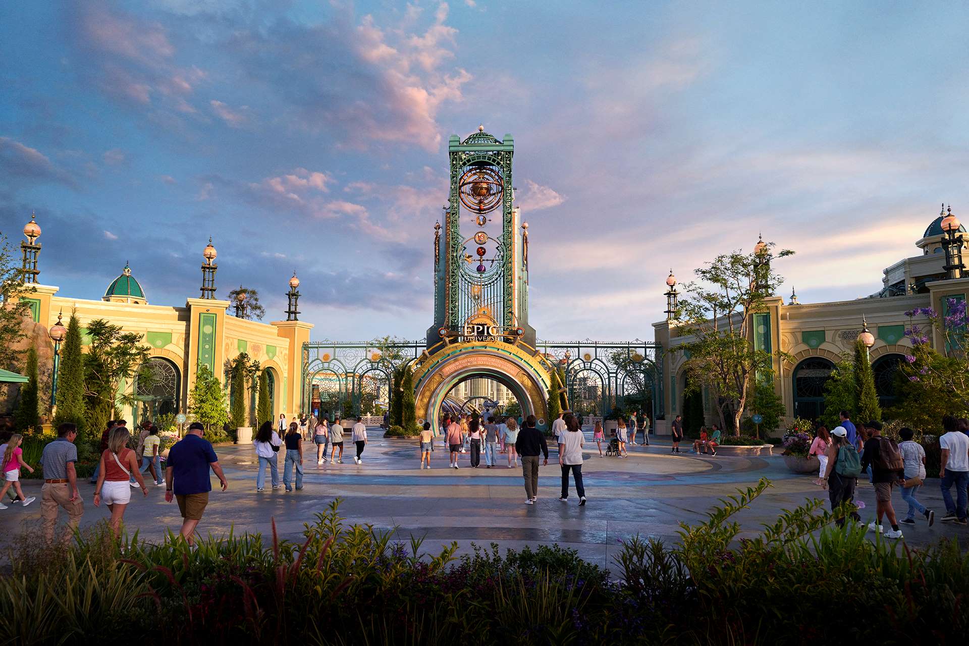 Universal Orlando Wins Five 2025 Golden Ticket Awards for World-Class ...