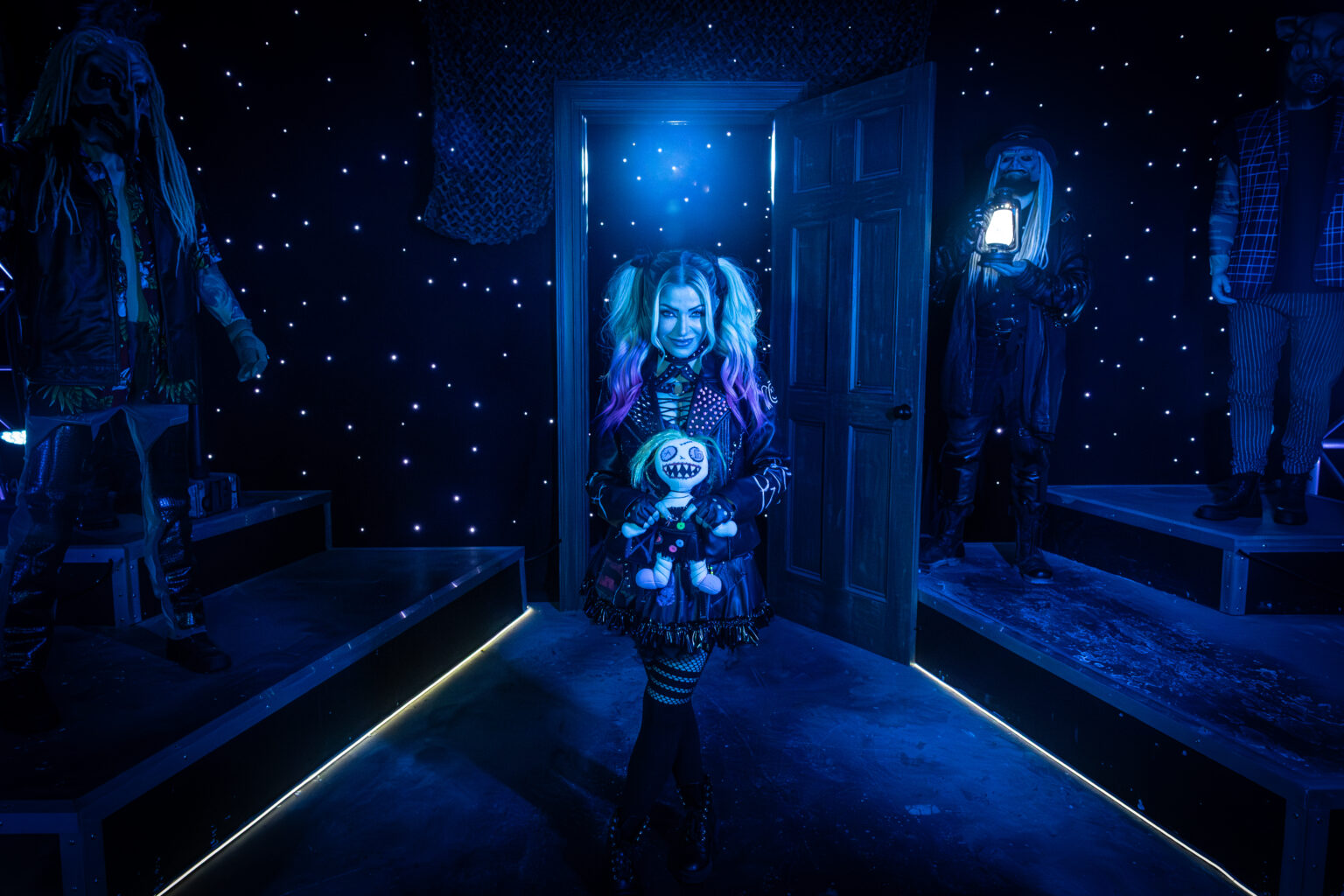 WWE’s Alexa Bliss Makes a Terrifying Appearance Inside “The Horrors of ...