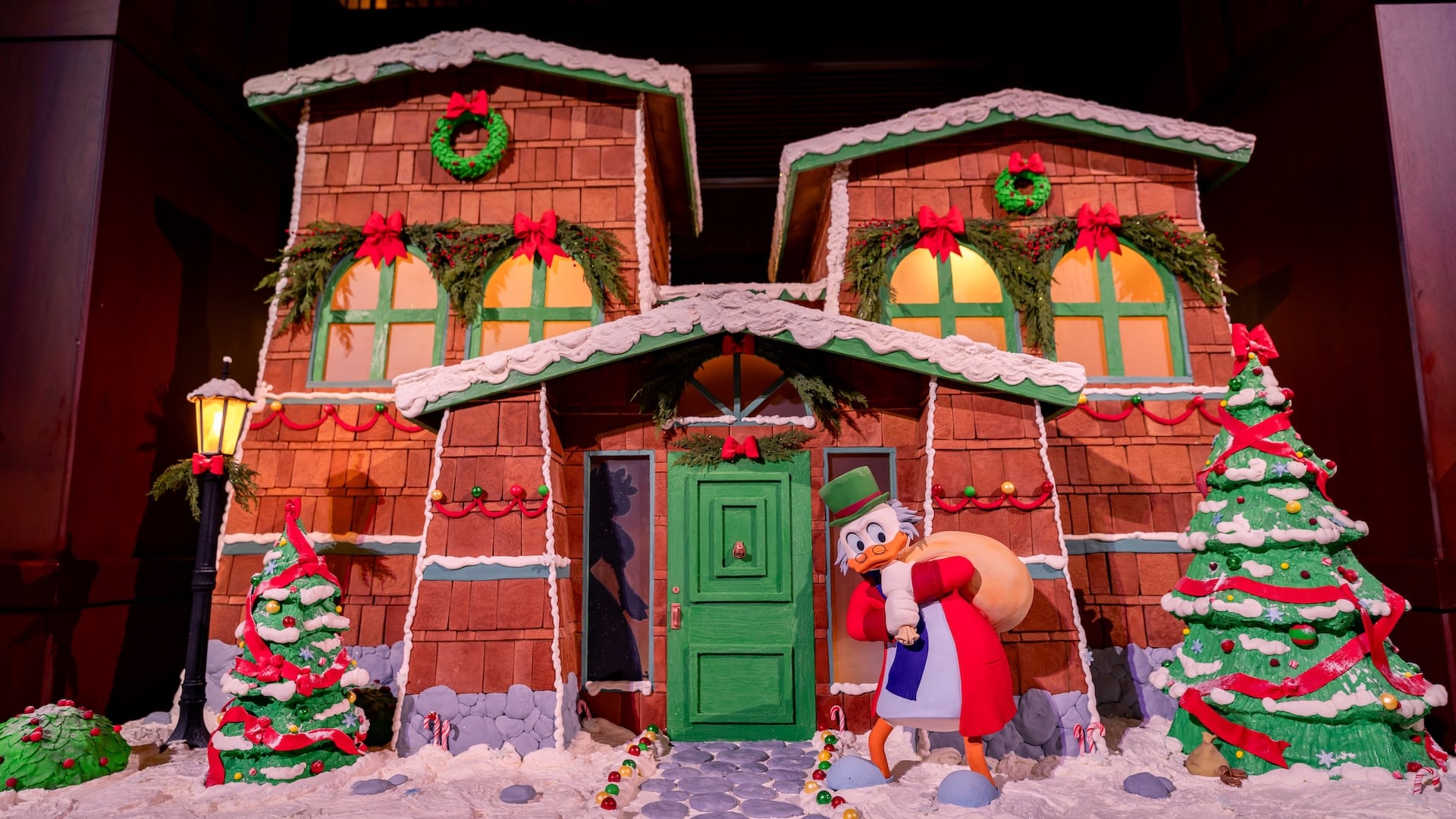 Complete Guide to Disneyland Resort’s Gingerbread Offerings This ...