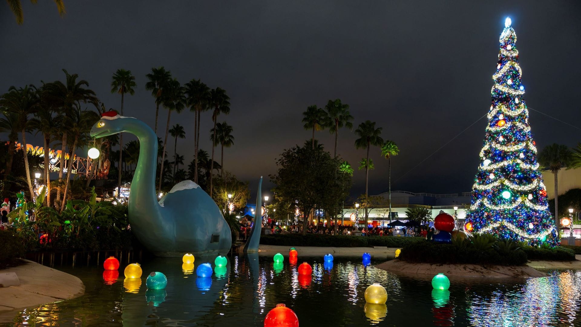 A Merry Tour of Walt Disney World’s Most Iconic Christmas Trees | The ...