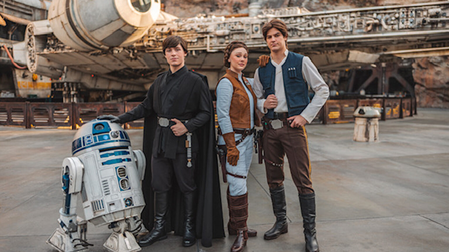 Star Wars: Galaxy’s Edge Expands Timeline at Disneyland with New ...